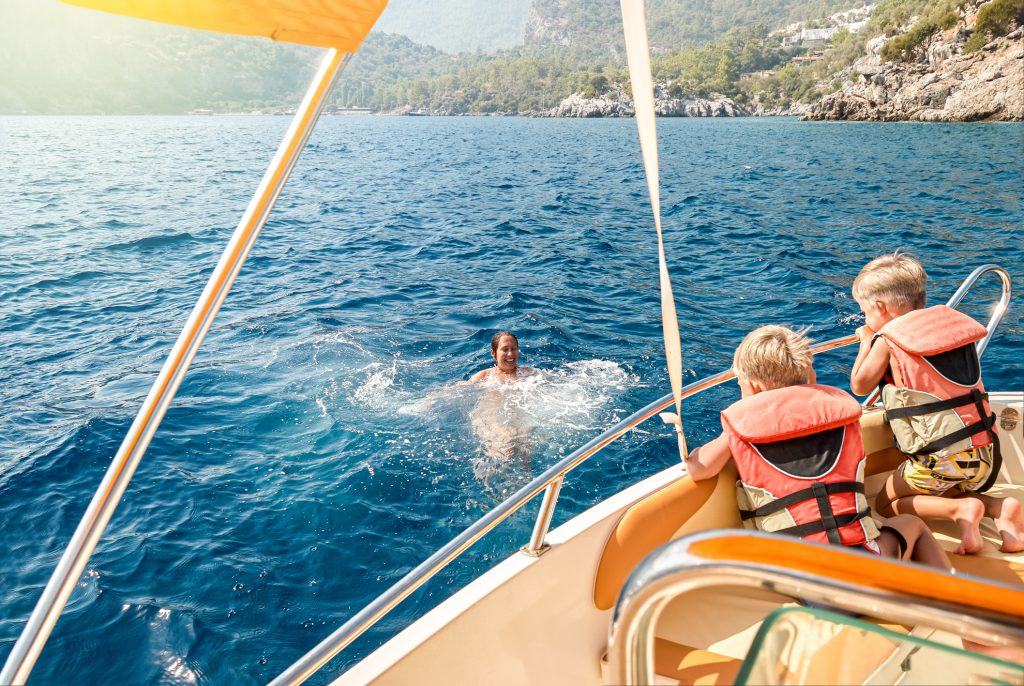 Your Recreational Boat Needs Coverage in and out of the Water - Dyste ...